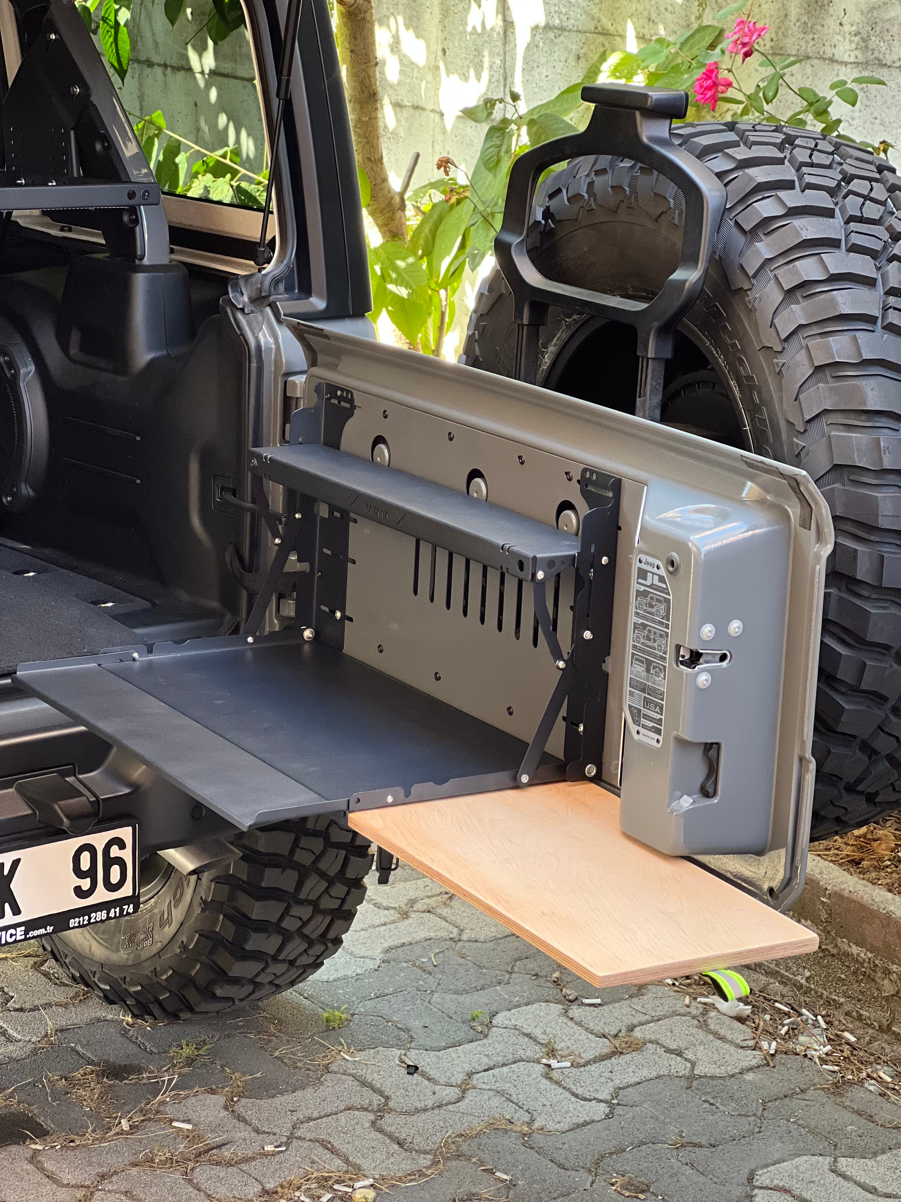 JEEP WRANGLER TAILGATE TABLE – KATANA OUTDOOR
